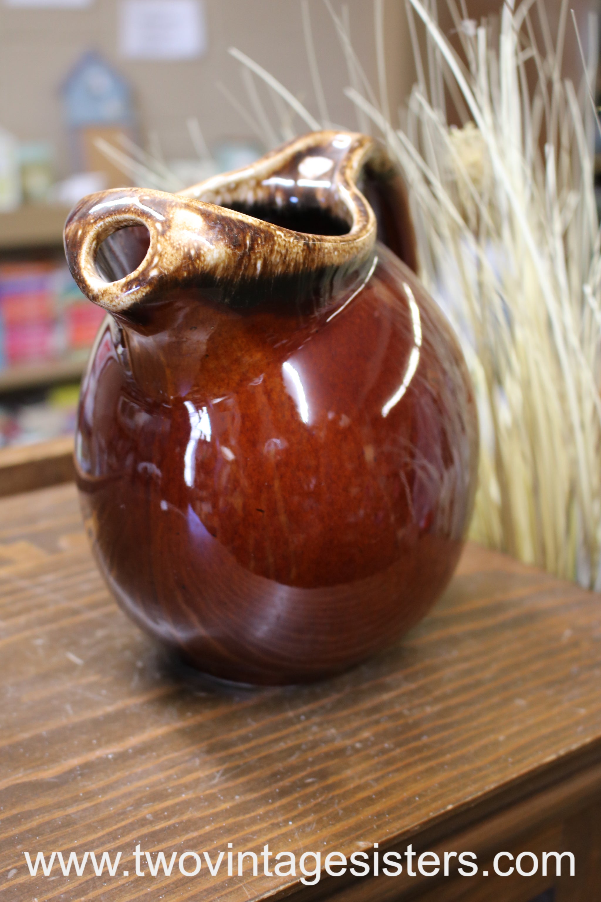 Hull USA Pottery Water Pitcher Ice Lip
